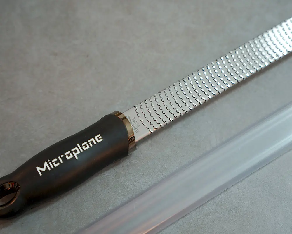 マイクロプレイン Microplane おろし器でふわふわチーズをつくろう｜ガジェコン - おすすめガジェット紹介ブログ・ネット通販と ...